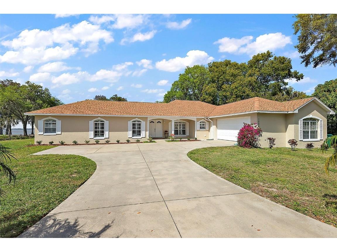 1206 Overlook Road, Eustis, FL, 32726 | MLS: G5079602 | Edina Realty