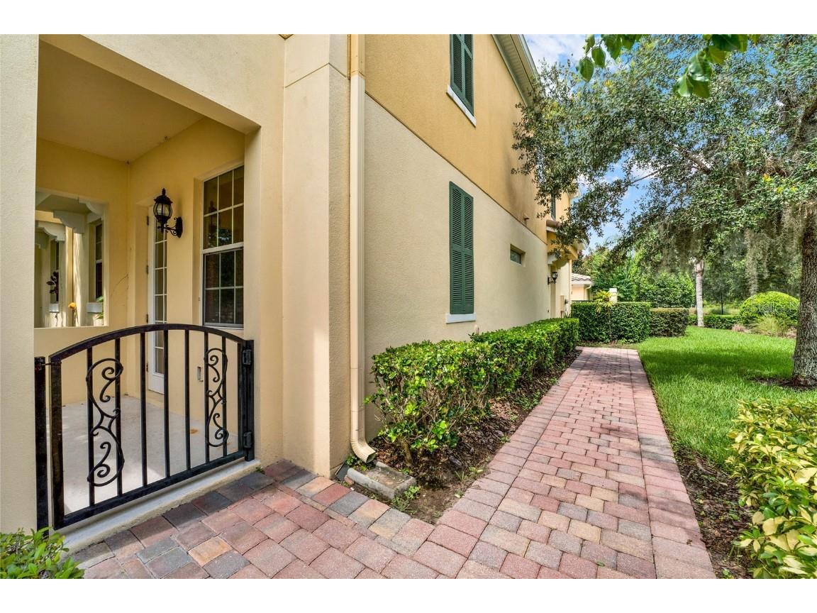 12081 Forsythia Drive, Orlando, FL, 32827 | MLS: O6218472 | Edina Realty