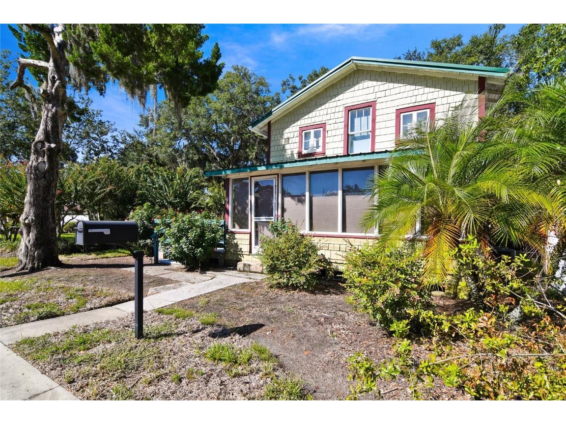 121 N Highland Street, Mount Dora, FL, 32757 | MLS: G5082904 | Edina Realty