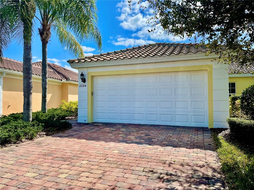 12284 Pescara Lane, Orlando, FL, 32827 | MLS: S5063499 | Edina Realty