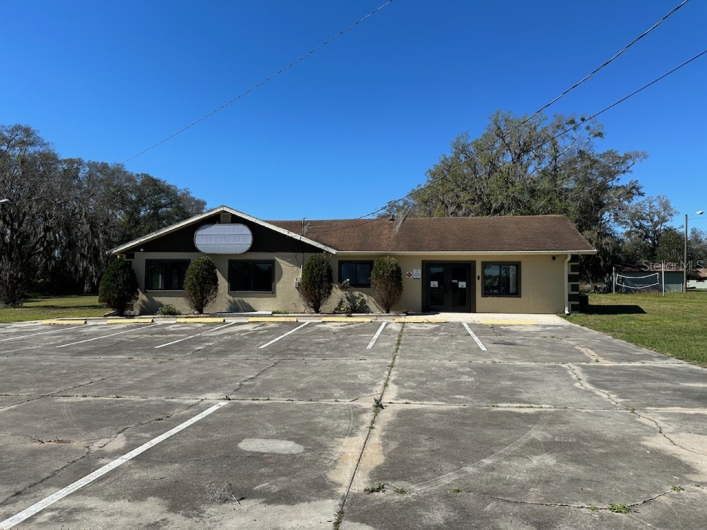 12496 SE Us Highway 301, Belleview, FL, 34420 | MLS: OM673188 | Edina ...