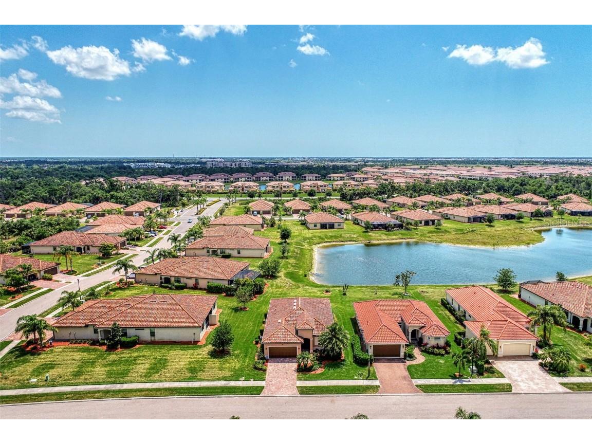 12536 Felice Drive, Venice, FL, 34293 | MLS: N6132362 | Edina Realty