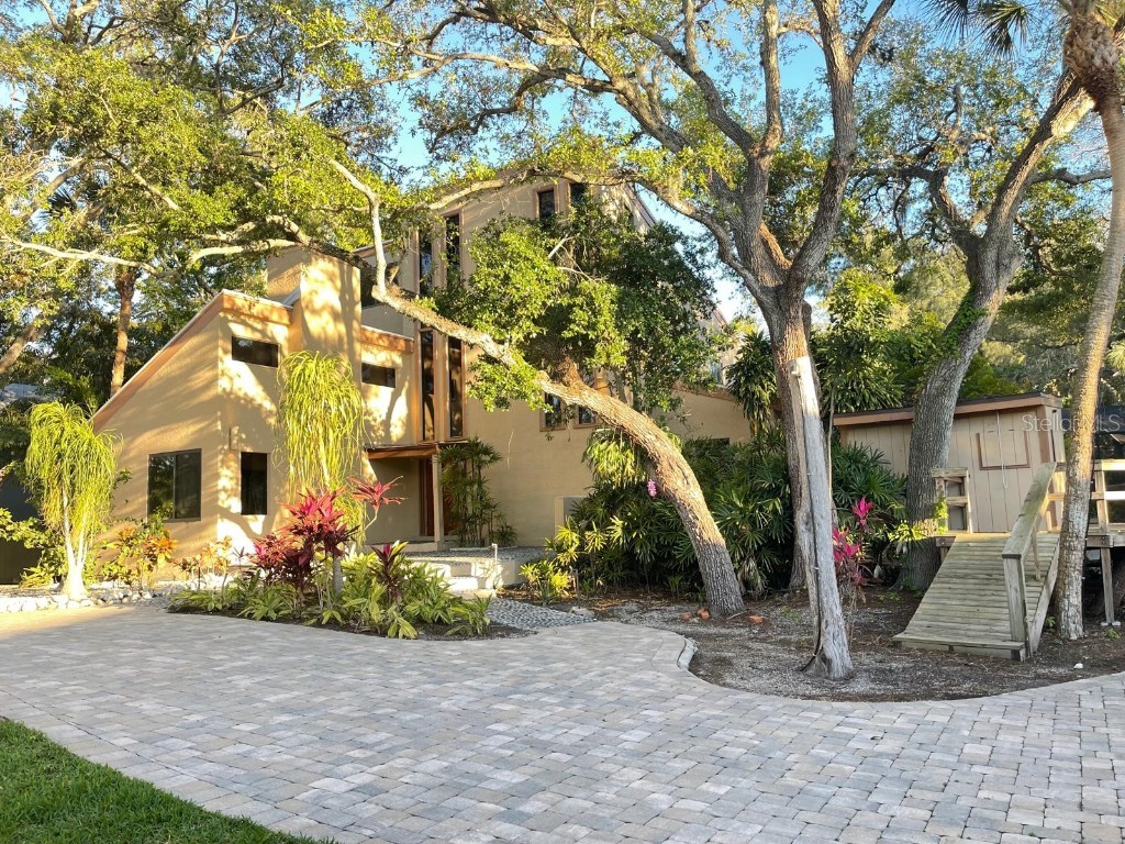 1310 Roberts Bay Lane, Sarasota, FL, 34242 | MLS: A4605445 | Edina Realty