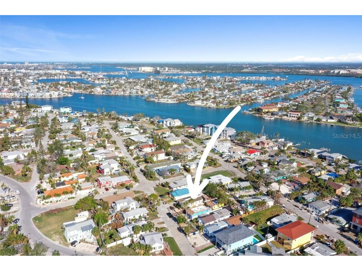 13145 3rd Street E, Madeira Beach, FL, 33708 | MLS: TB8319605 | Edina ...