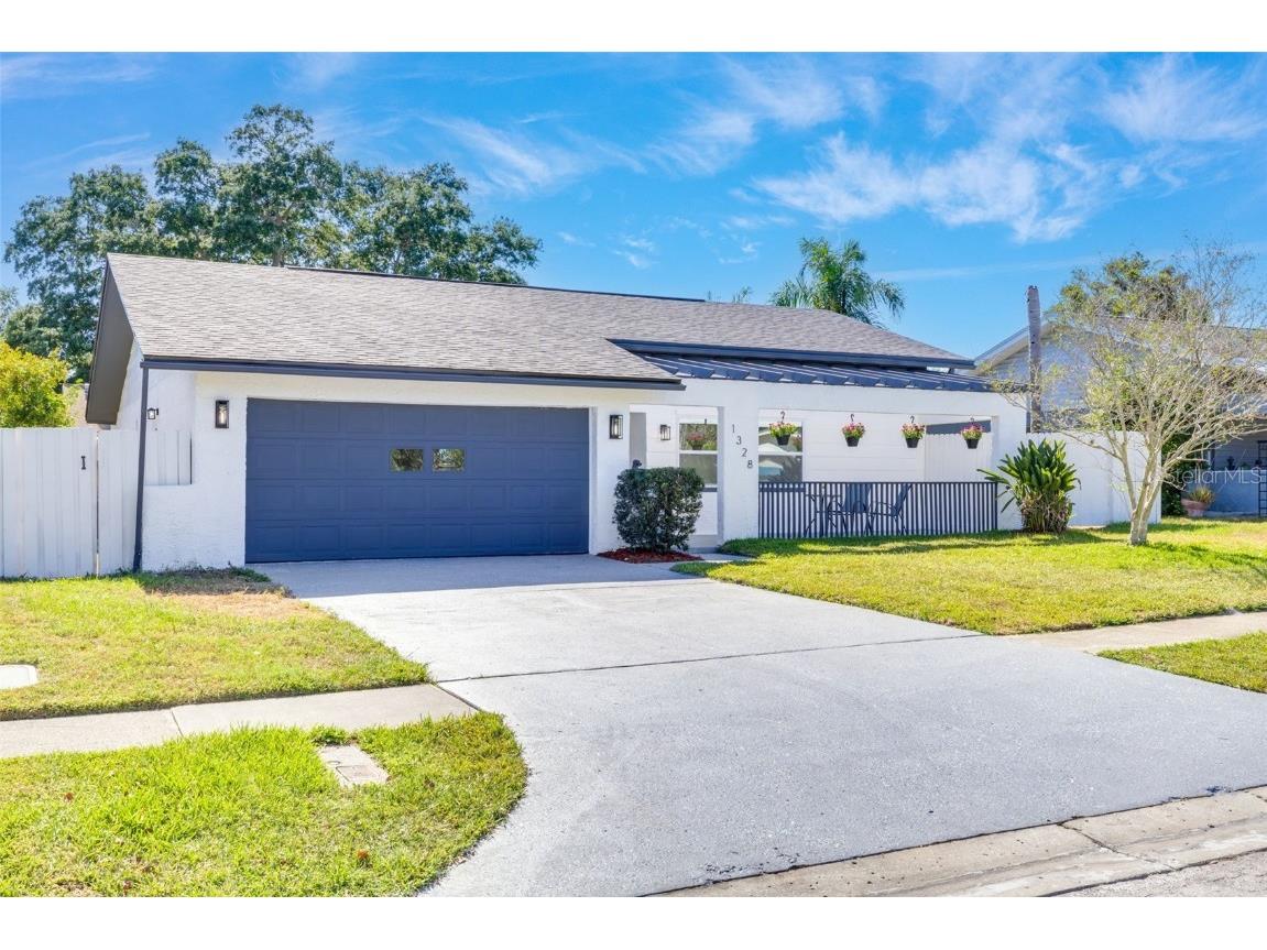 1328 Winding Brook Way, Dunedin, FL, 34698 | MLS: U8244596 | Edina Realty
