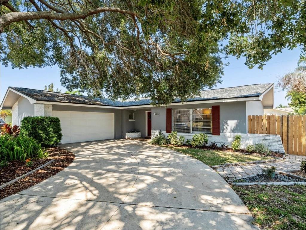 1333 Moreland Drive, Clearwater, FL, 33764 | MLS: T3525370 | Edina Realty