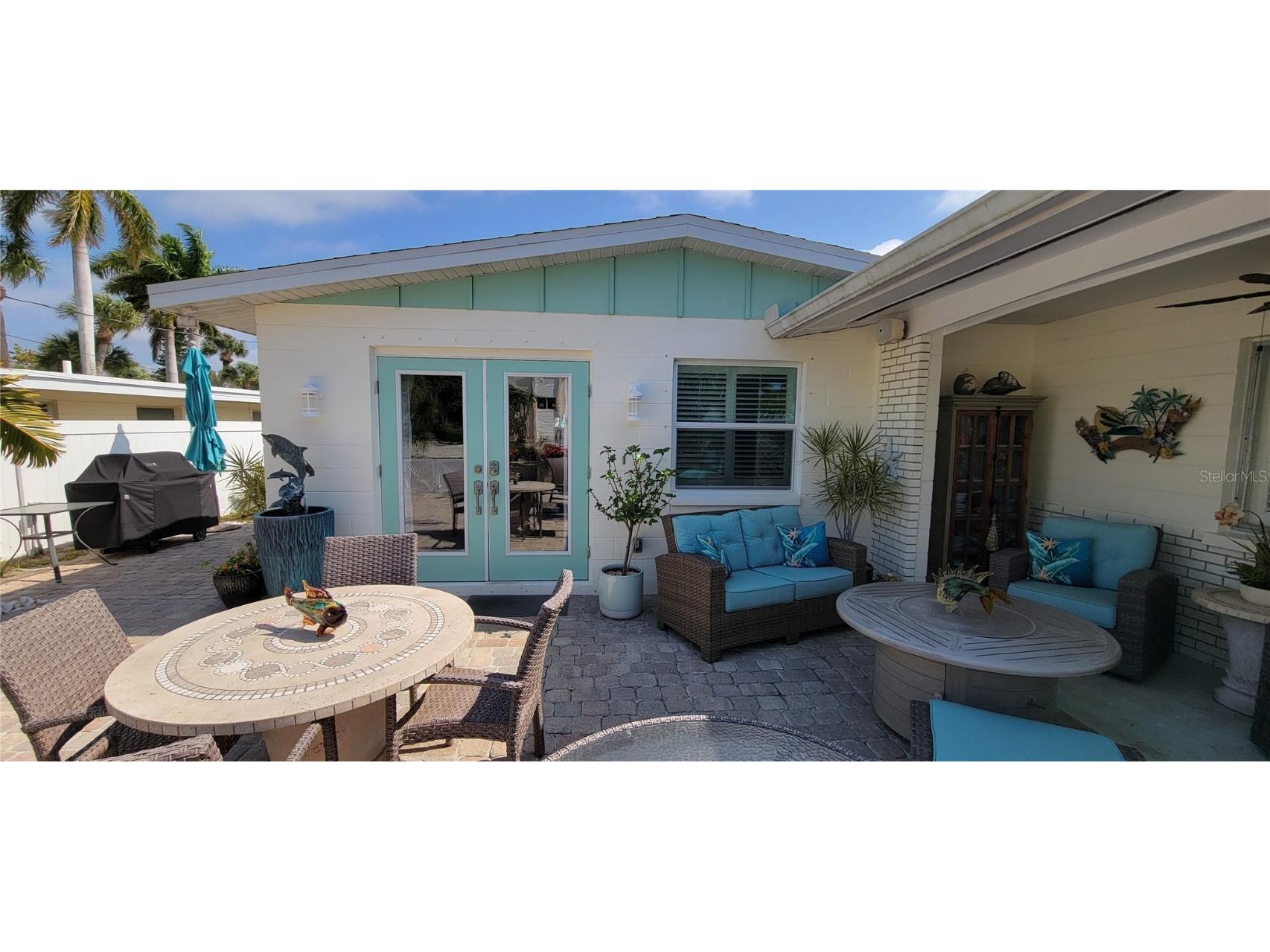 1375 Holiday Drive, Englewood, FL, 34223 | MLS: D6132009 | Edina Realty