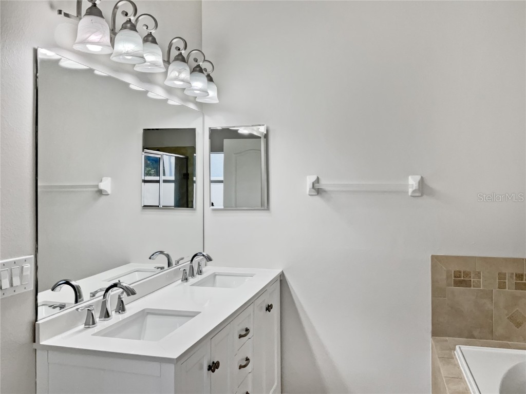 13922 Chalk Hill Place, Riverview, FL, 33579 | MLS: O6220016 | Edina Realty