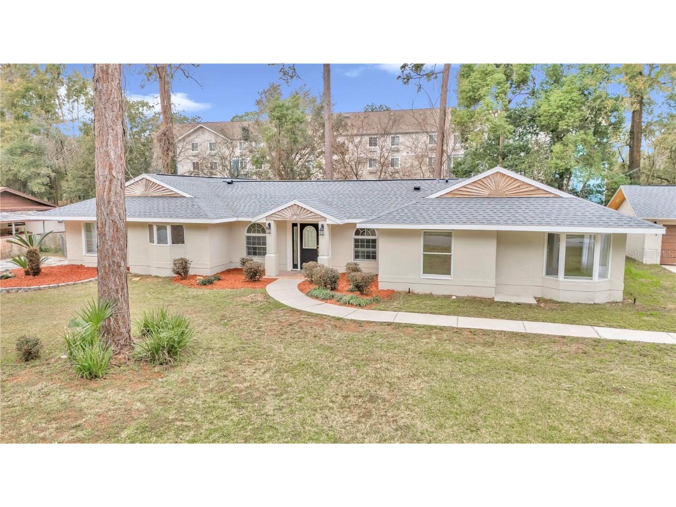 1408 NE 42nd Avenue, Ocala, FL, 34470 | MLS: OM673053 | Edina Realty