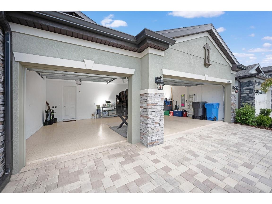 14519 Woodland Spur Drive, Lithia, FL, 33547 | MLS: T3532515 | Edina Realty