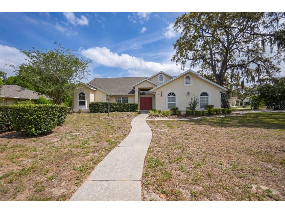 1508 N Marlborough Loop, Crystal River, FL, 34429 | MLS: OM706430 | Edina Realty