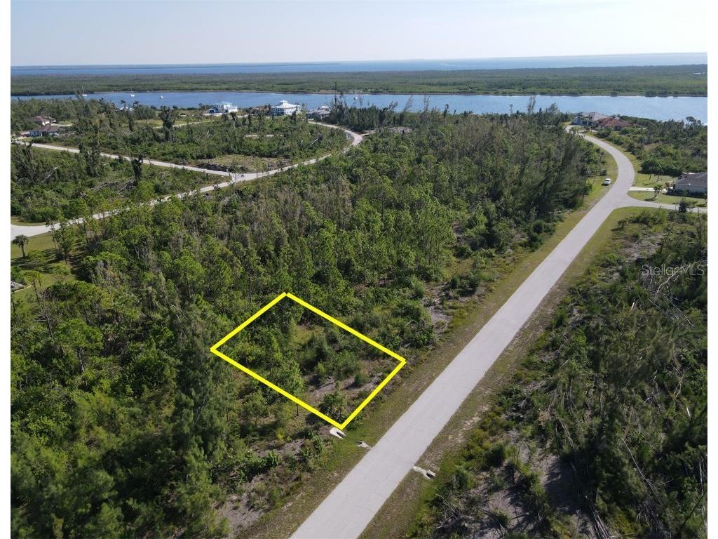 16042 Lankford Court, Port Charlotte, FL, 33981 | MLS: D6137436 | Edina ...