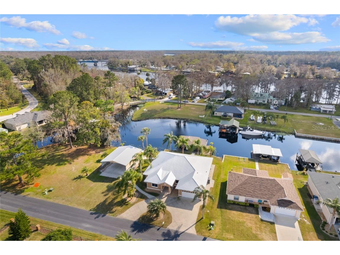 1621 Yellow Brick Road, Astor, FL, 32102 | MLS: OM694803 | Edina Realty