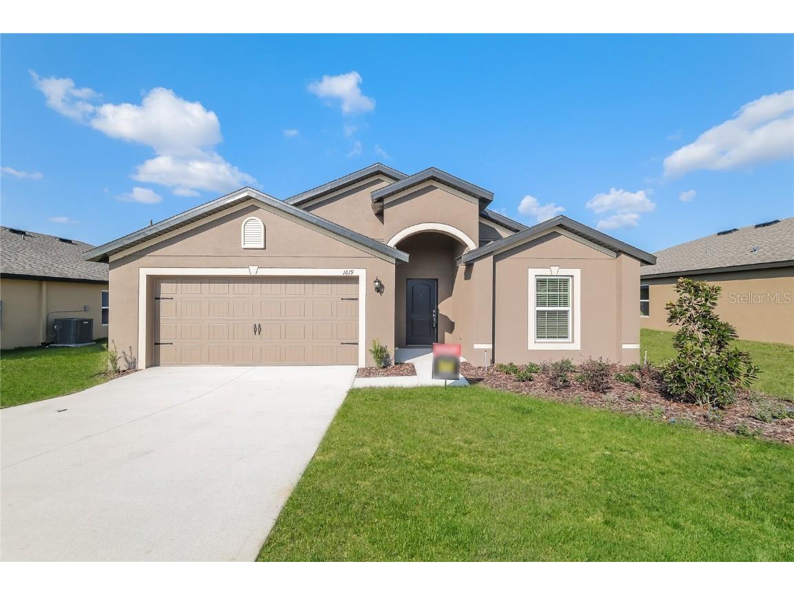 1631 Swan Lake Circle, Dundee, FL, 33838 | MLS: TB8377146 | Edina Realty