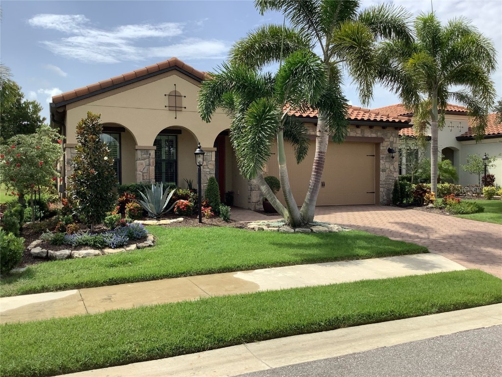 16548 Hillside Circle, Lakewood Ranch, FL, 34202 | MLS: A4579182 ...