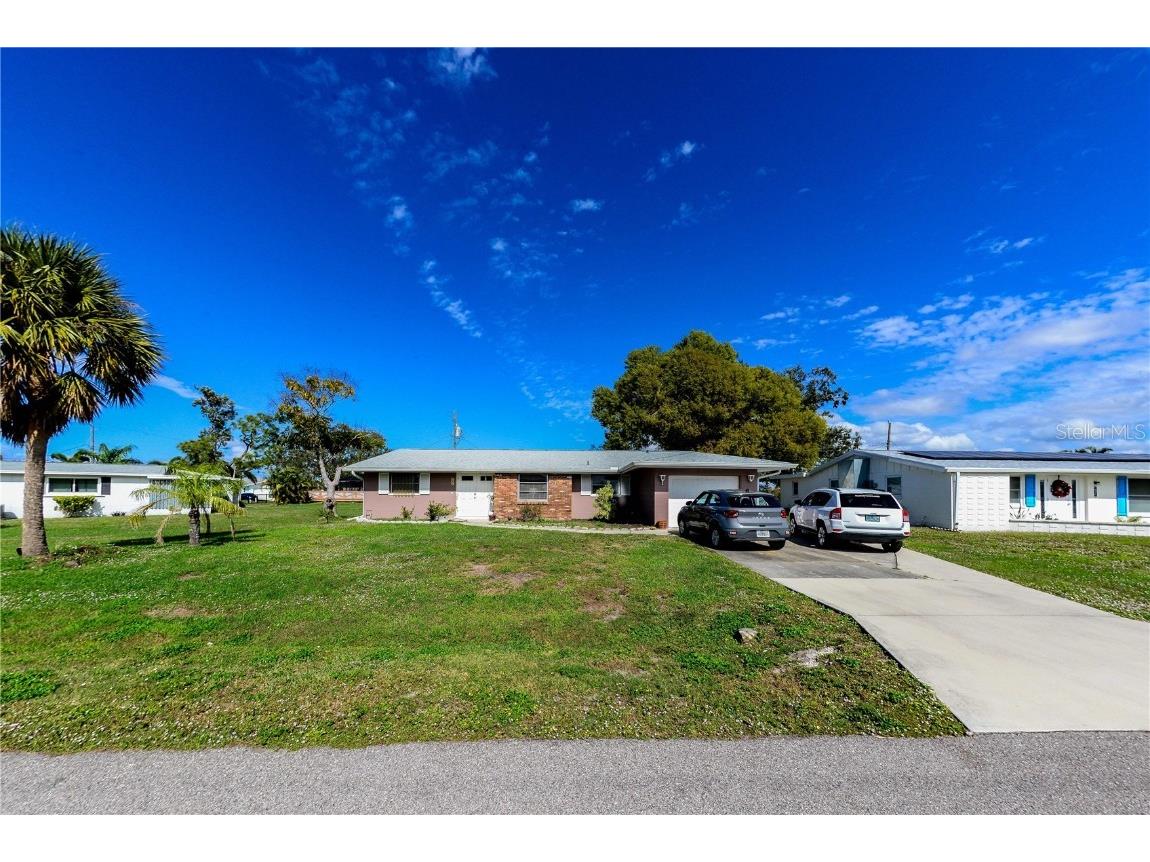 166 Easton Drive NW, Port Charlotte, FL, 33952 | MLS: A4597078 | Edina ...