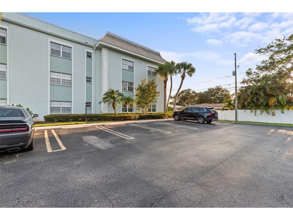 1706 Belleair Forest Drive #114, Belleair, FL, 33756 | MLS: T3536844 ...
