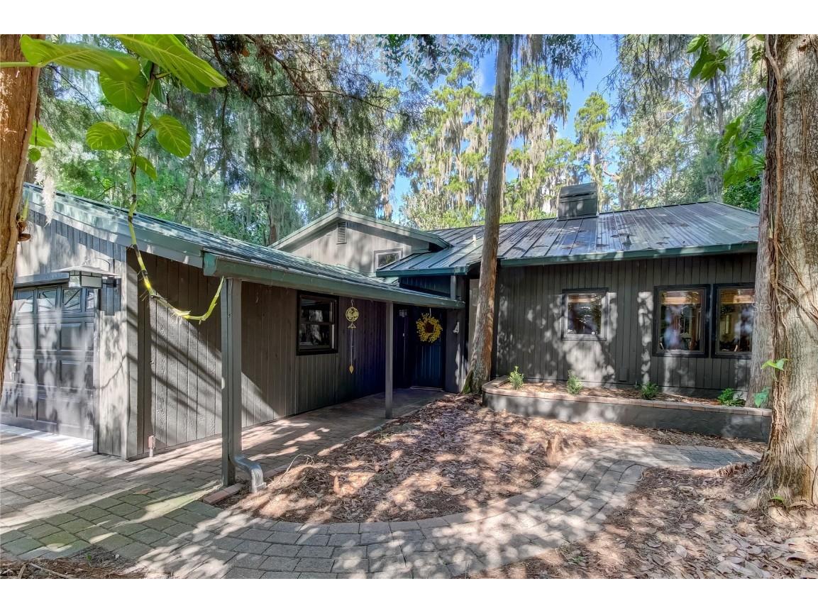 17210 Orangewood Drive, Lutz, FL, 33548 | MLS: T3539372 | Edina Realty