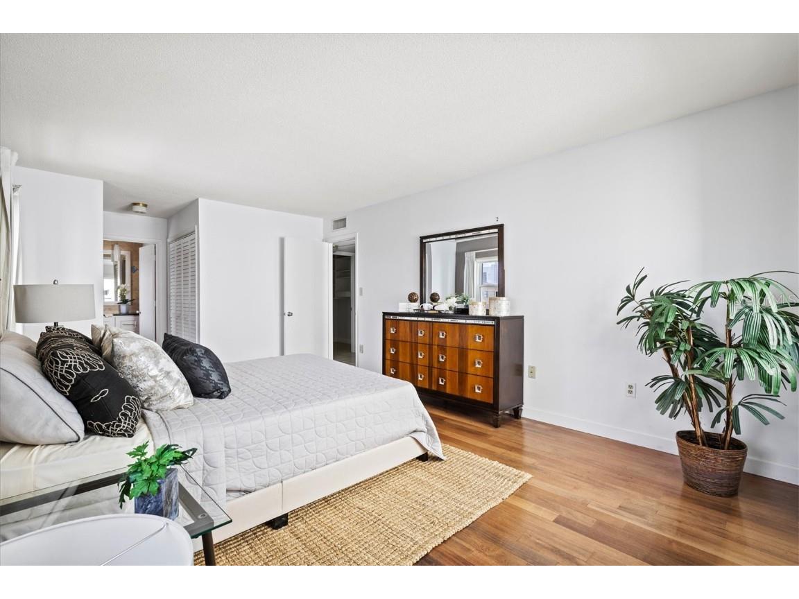 174 Golden Gate Point #43, Sarasota, FL, 34236 | MLS: A4593753 | Edina ...