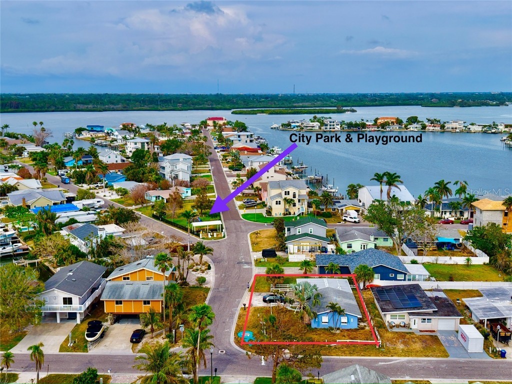 17595 1st Street E, Redington Shores, FL, 33708 | MLS: TB8430449 ...