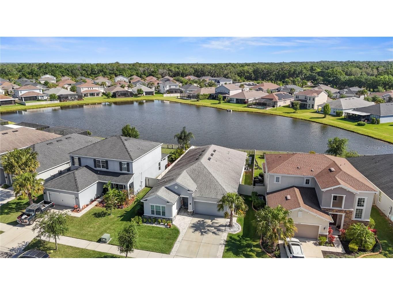 17626 Bright Wheat Drive, Lithia, FL, 33547 | MLS: T3518425 | Edina Realty