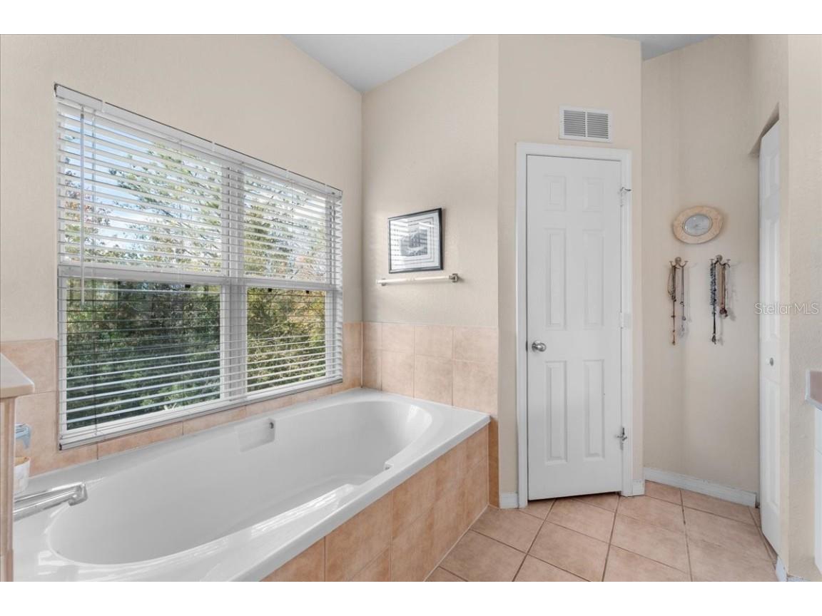 18002 New Wales Place, Tampa, FL, 33647 | MLS: TB8451515 | Edina Realty
