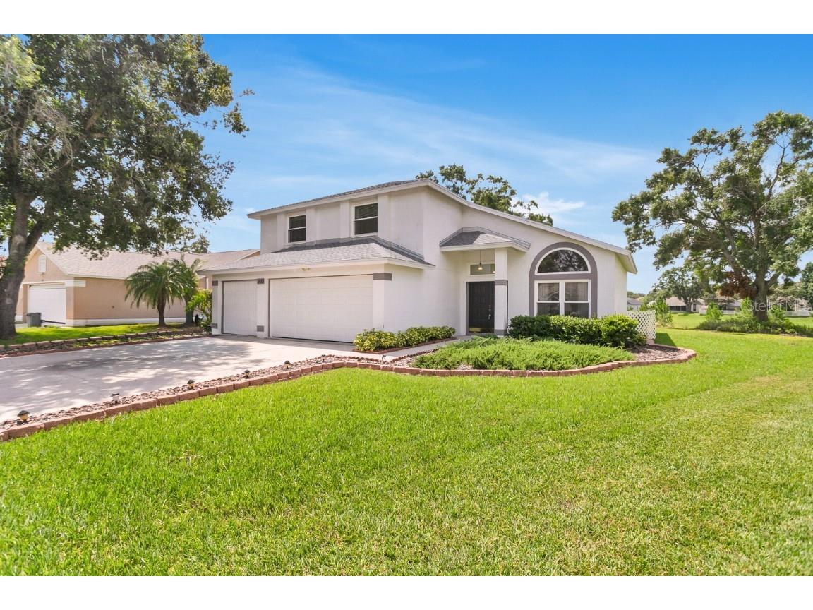 1815 Citrus Orchard Way, Valrico, FL, 33594 | MLS: TB8396398 | Edina Realty