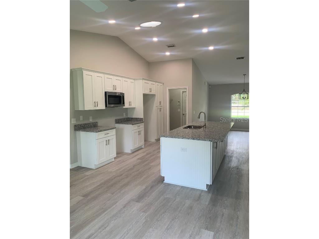 1828 Pine Tree Drive, Edgewater, FL, 32132 | MLS: NS1081048 | Edina Realty