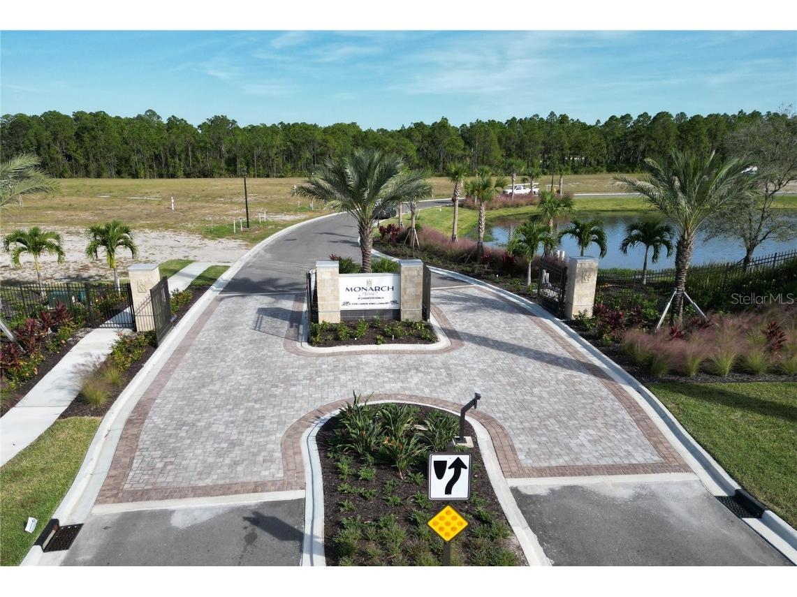 18315 Briar Ridge Place, Bradenton, FL, 34202 | MLS: A4605078 | Edina ...