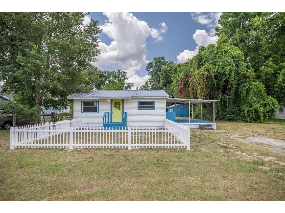 1840 NE 95th Street, Anthony, FL, 32617 | MLS: OM678745 | Edina Realty