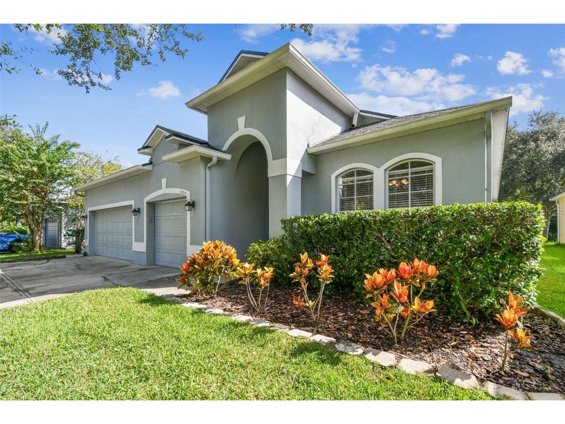 19215 Meadow Pine Drive, Tampa, FL, 33647 | MLS: TB8412138 | Edina Realty