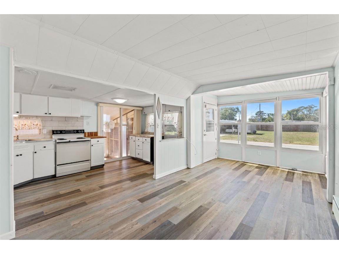 1934 Shady Cove Drive, Holiday, FL, 34691 | MLS: TB8306042 | Edina Realty