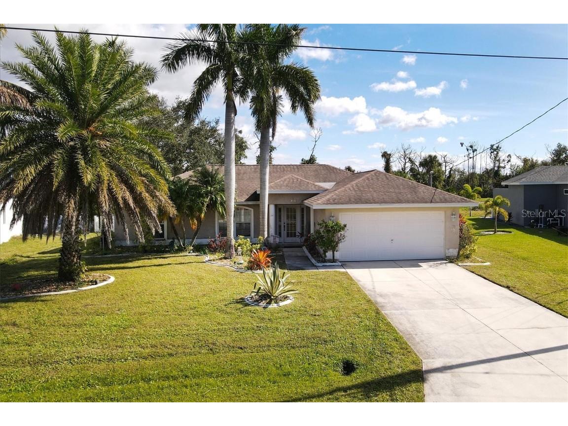 20 Medalist Circle, Rotonda West, FL, 33947 | MLS: D6134057 | Edina Realty