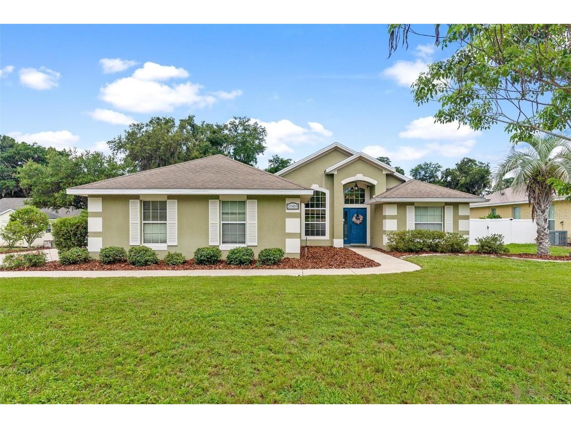 2000 Meadowside Drive, Eustis, FL, 32726 | MLS: G5083885 | Edina Realty
