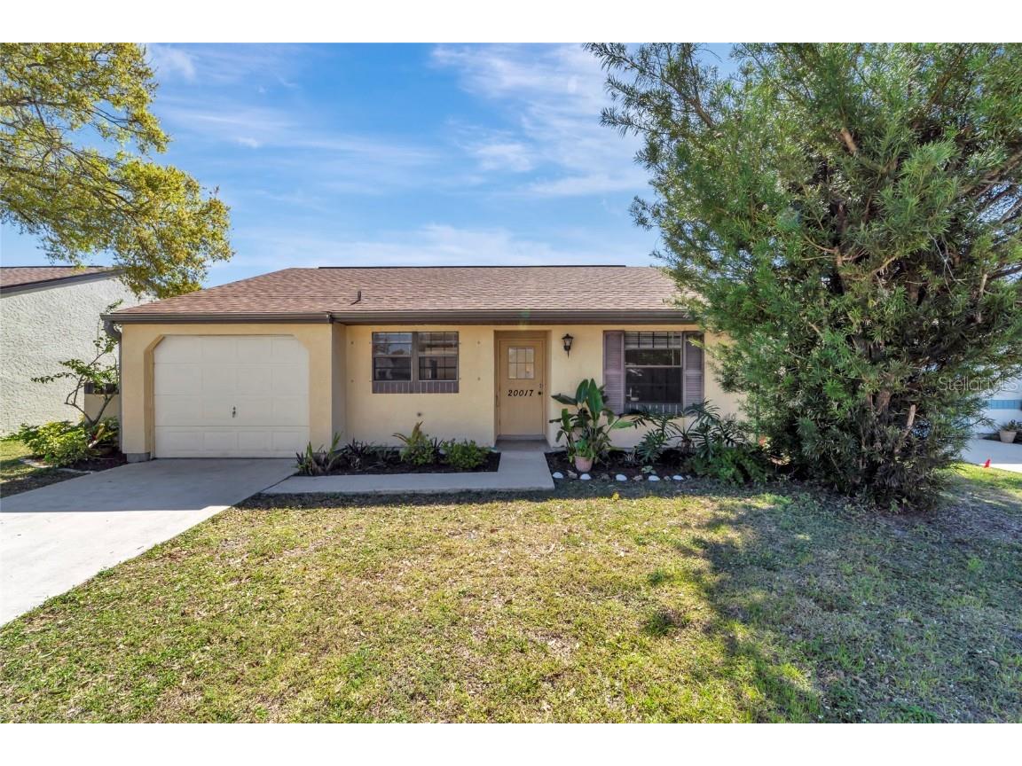 20017 Beule Court, Port Charlotte, FL, 33952 | MLS: N6131054 | Edina Realty