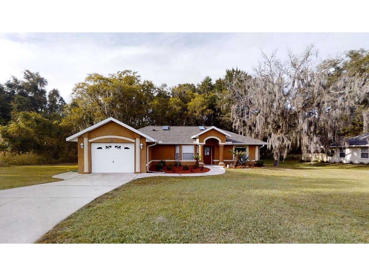 20153 Quail Run Drive, Dunnellon, FL, 34432 | MLS: OM629879 | Edina Realty