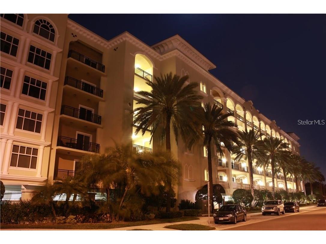 202 Windward #303, Clearwater Beach, FL, 33767 | MLS: U8210080 | Edina ...