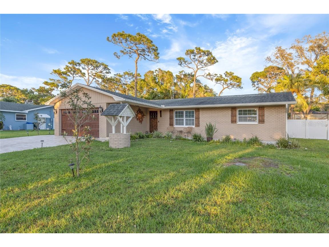 2025 Golf View Drive, Dunedin, FL, 34698 | MLS: O6189028 | Edina Realty
