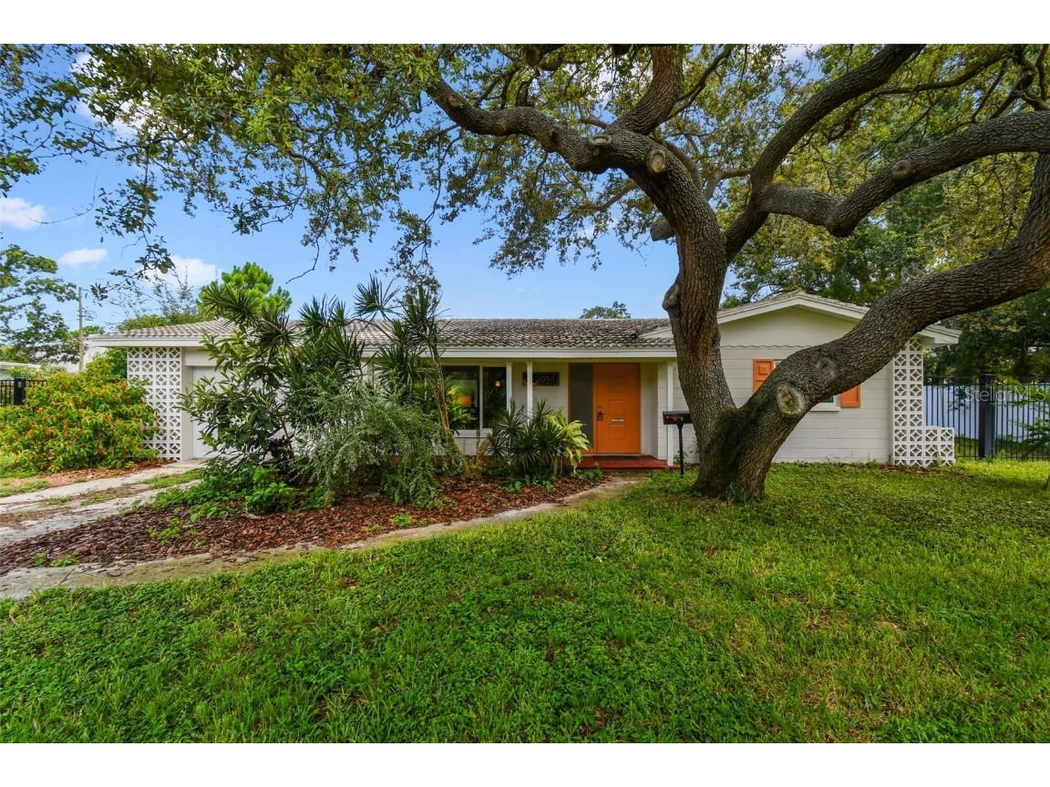 2055 Pinellas Point Drive S, Saint Petersburg, FL, 33712 | MLS ...