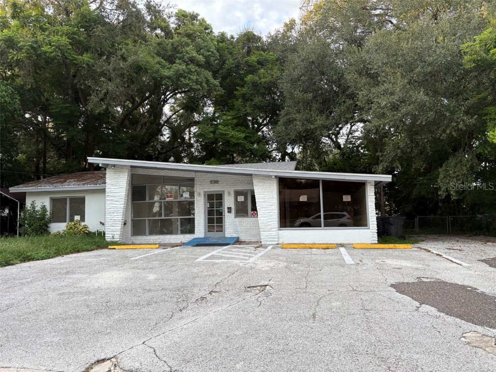 210 E Robertson Street, Brandon, FL, 33511 | MLS: TB8387559 | Edina Realty