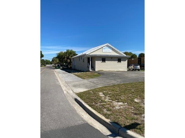 211 W Woodward Avenue, Eustis, FL, 32726 | MLS: G5080197 | Edina Realty