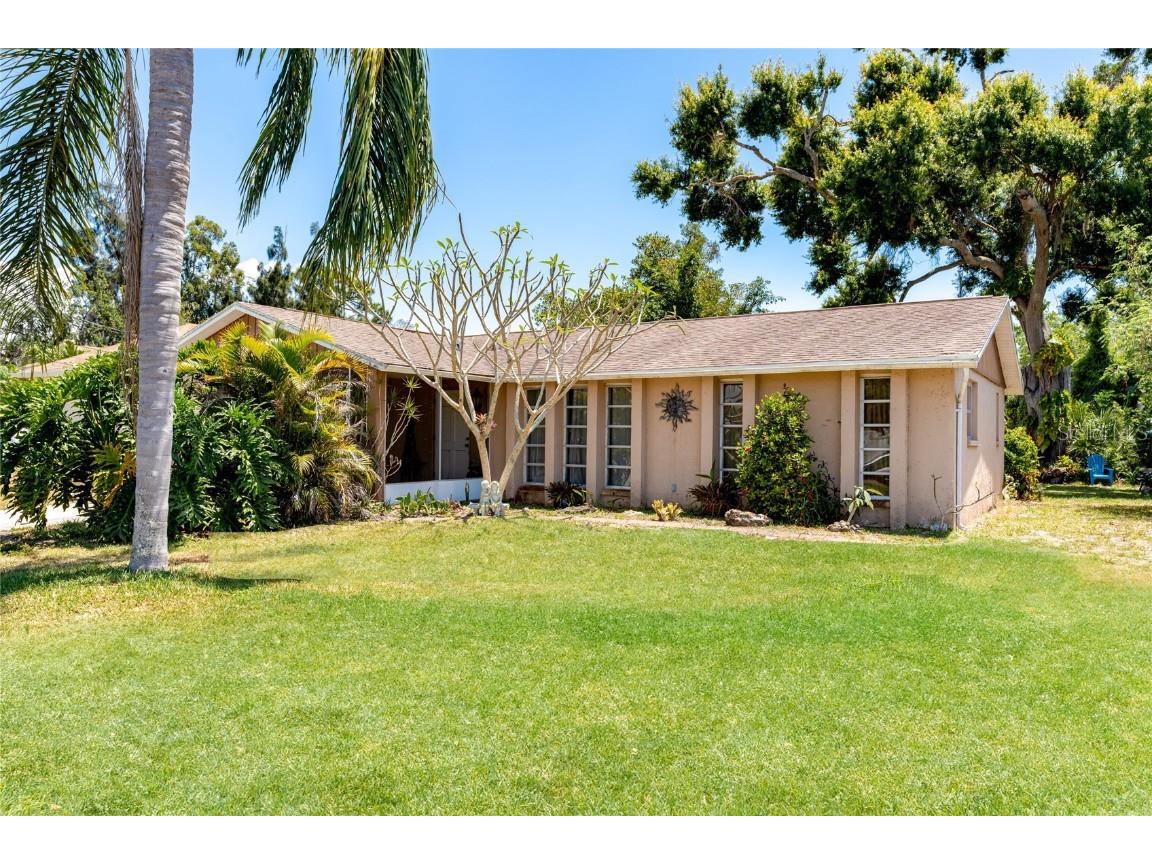 212 Hibiscus Street, Nokomis, FL, 34275 | MLS: A4608587 | Edina Realty