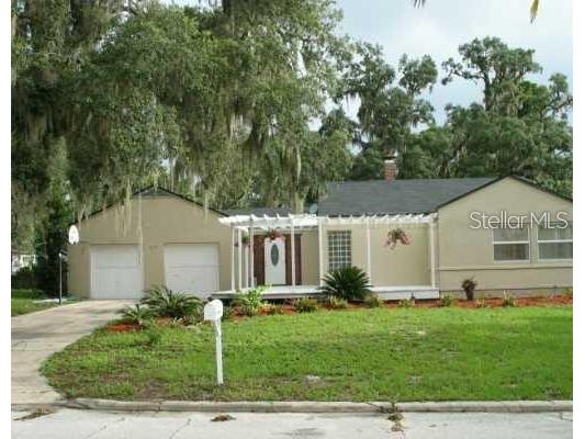 219 E Floral Avenue, Eustis, FL, 32726 | MLS: G5083941 | Edina Realty