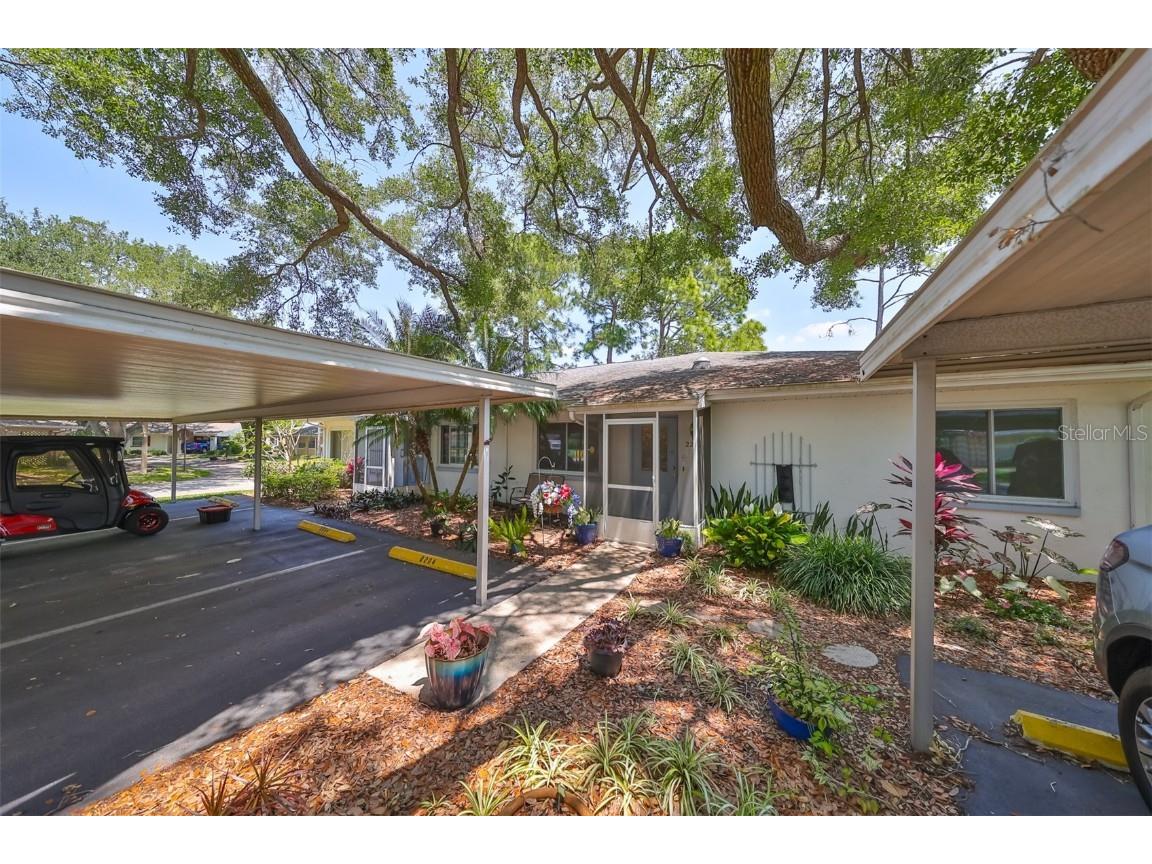 2204 Horsham Place, Sun City Center, FL, 33573 | MLS: T3520767 | Edina ...