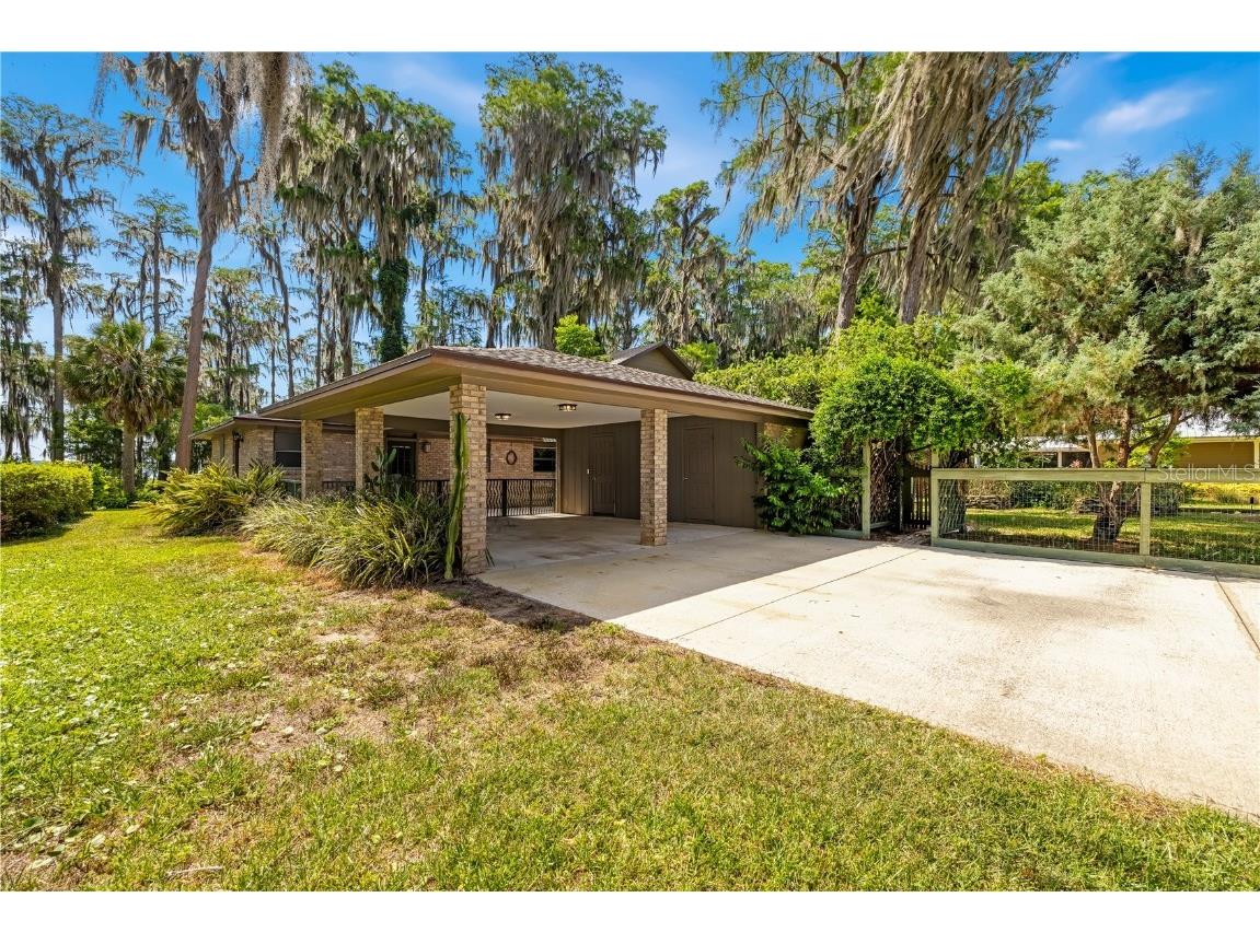 222 SE 5th Avenue, Melrose, FL, 32666 | MLS: GC522407 | Edina Realty