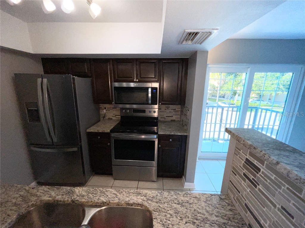223 Dolphin Point #10, Clearwater Beach, FL, 33767 | MLS: U8246317 ...