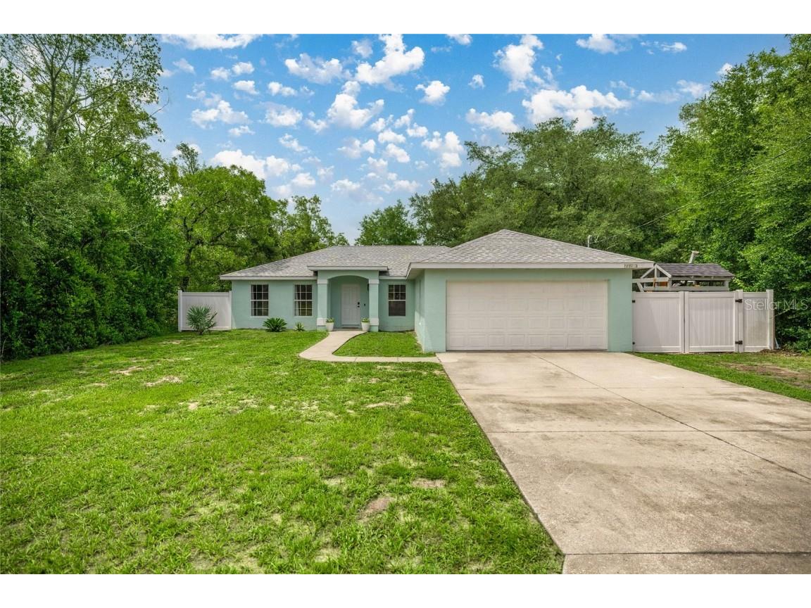22385 SW Beach Boulevard, Dunnellon, FL, 34431 | MLS: OM705105 | Edina ...