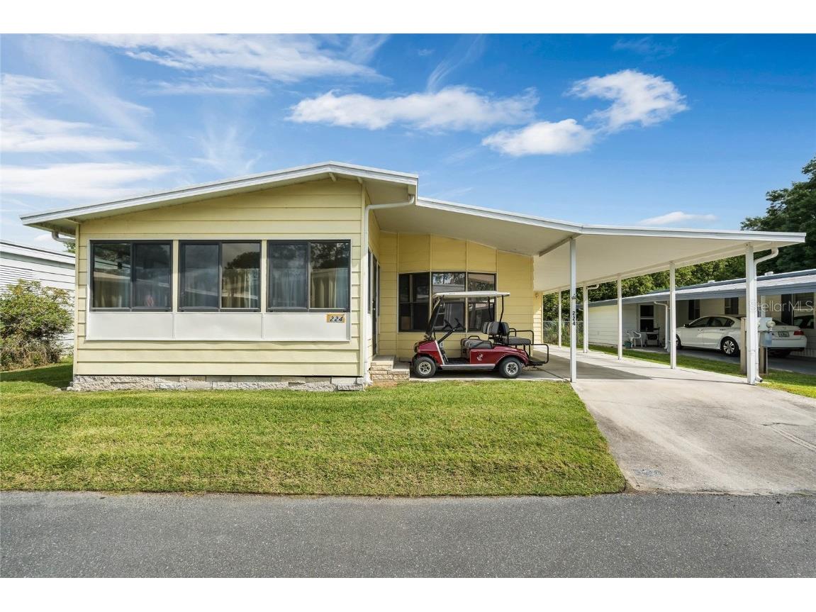 224 Pinewood Drive, Eustis, FL, 32726 | MLS: G5080839 | Edina Realty