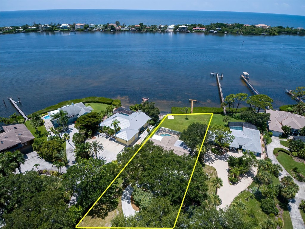 2305 Bayshore Road, Nokomis, FL, 34275 | MLS: N6116853 | Edina Realty