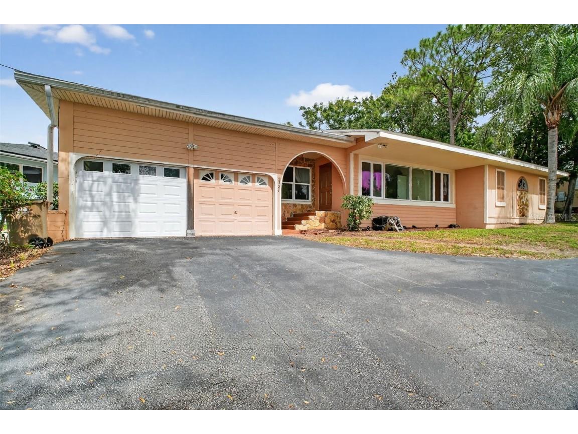 2337 Topping Place, Eustis, FL, 32726 | MLS: G5101838 | Edina Realty